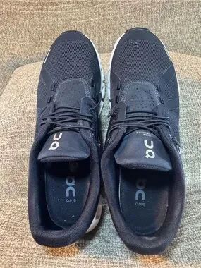 On Clouds | Shoes | On Running Womens On Cloud 5 Sneakers In Blackwhite ...
